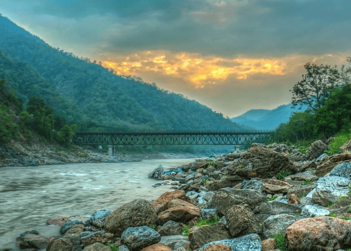 Explore Rishikesh & Haridwar: Temples, Rafting, Yoga, Ganga Ghats. Book ...