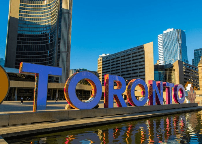 Explore Toronto: Iconic CN Tower, stunning Niagara Falls, Rocky ...